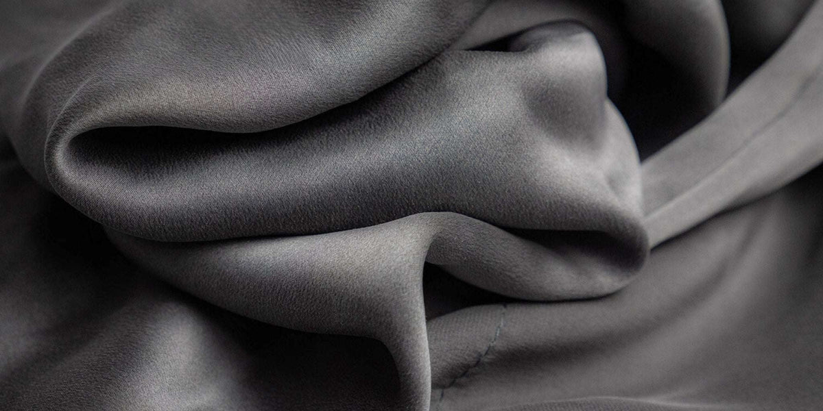 Il tessuto raso di seta e la grafite, una simbiosi ingegnerizzata – T ...